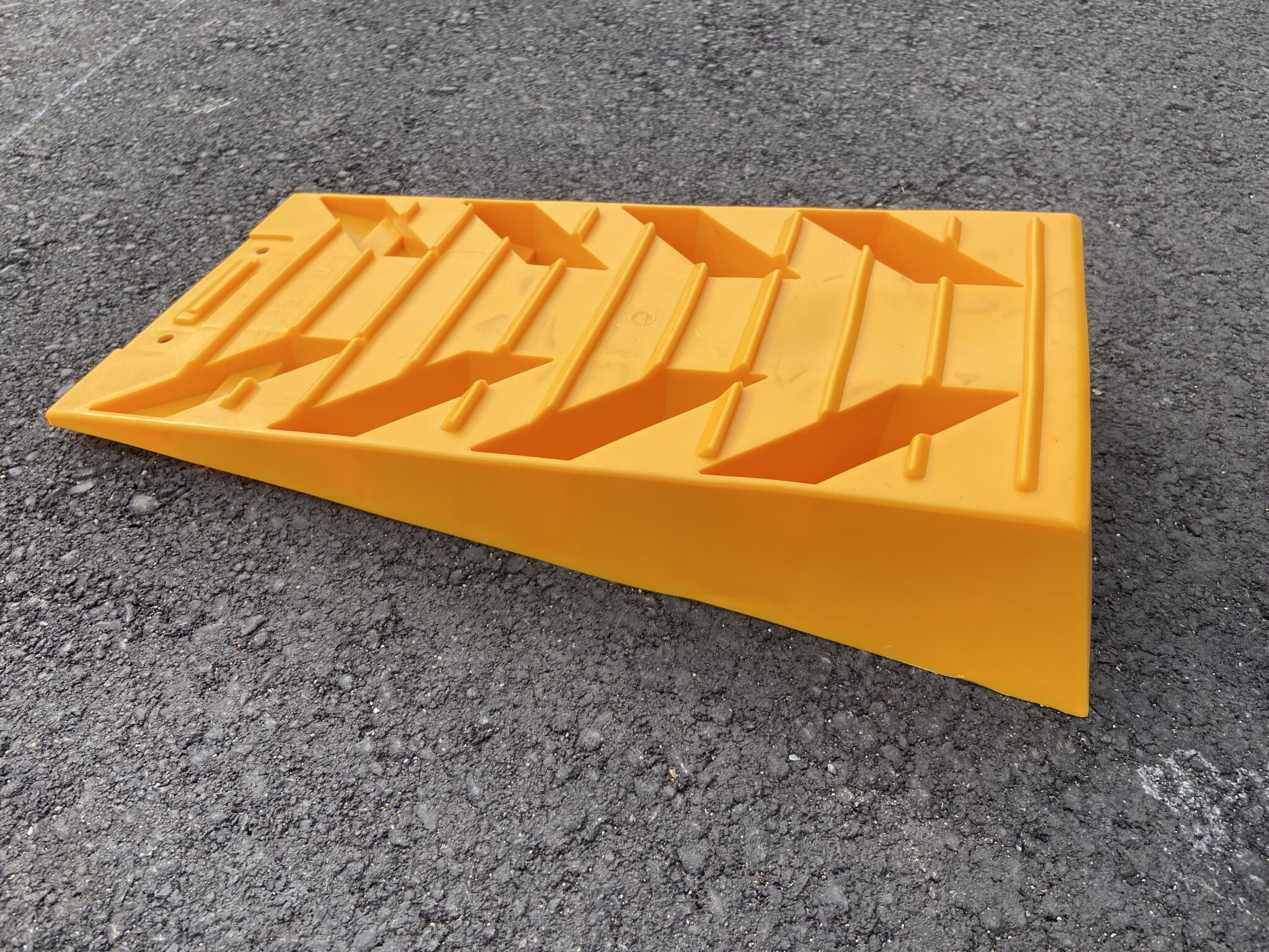 キャンピングカーを水平・快適にする レベラー （Make your camper comfortable ) - 【放浪野郎】VAGABUNDO